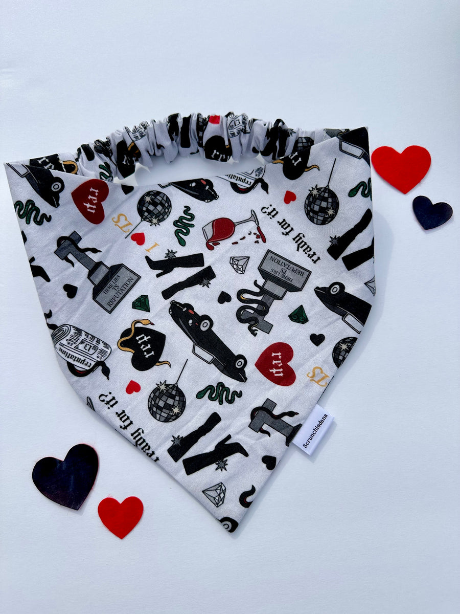 Rep Era Scrunchiedana – Hunny Pot Pup